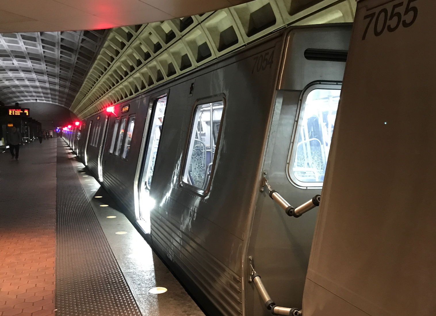 Washington D.C. from DCA Reagan National Airport by Metro - Points ...